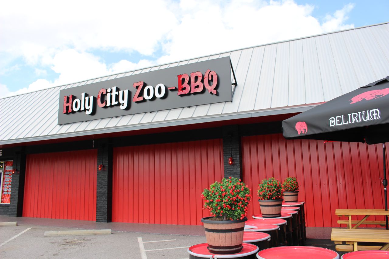 Holy City Zoo BBQ Brings Award Winning Barbecue to Longwood